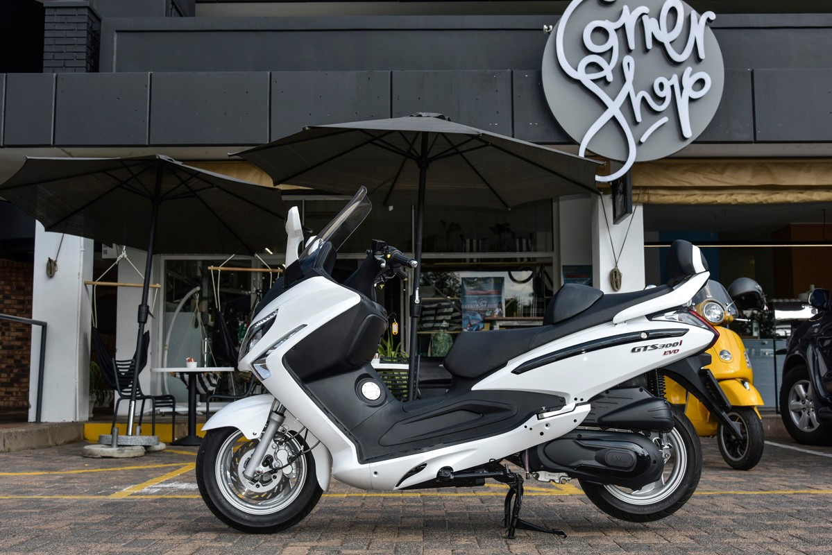 ใหม่ SYM GTS 300i EVO (Standard) เช็คข้อมูล ราคา ตารางผ่อน-ดาวน์ รถครอบครัวแบบสกู๊ตเตอร์ (ขนาดกลาง)
